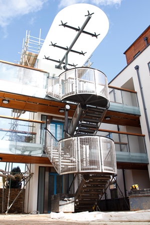 East Bank, N16 – Edge Structures